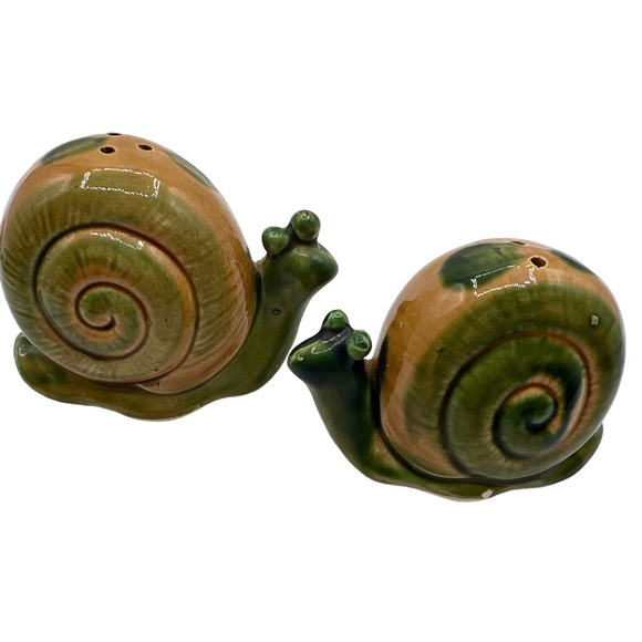Dining | Vintage Green And Brown Snail Salt And Pepper Shaker Set ...